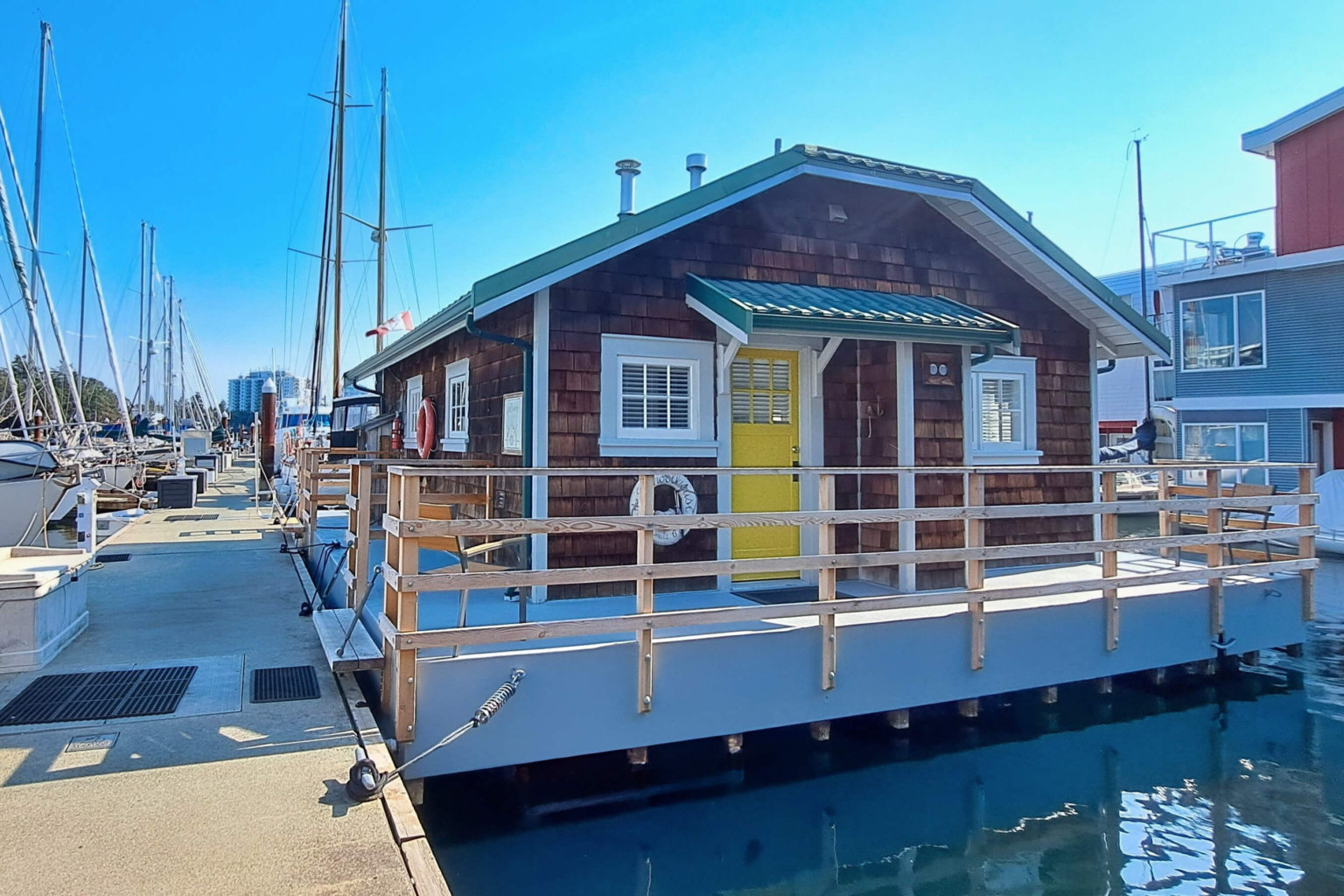 Floating Vacation Cottages - Westbay Marine Village